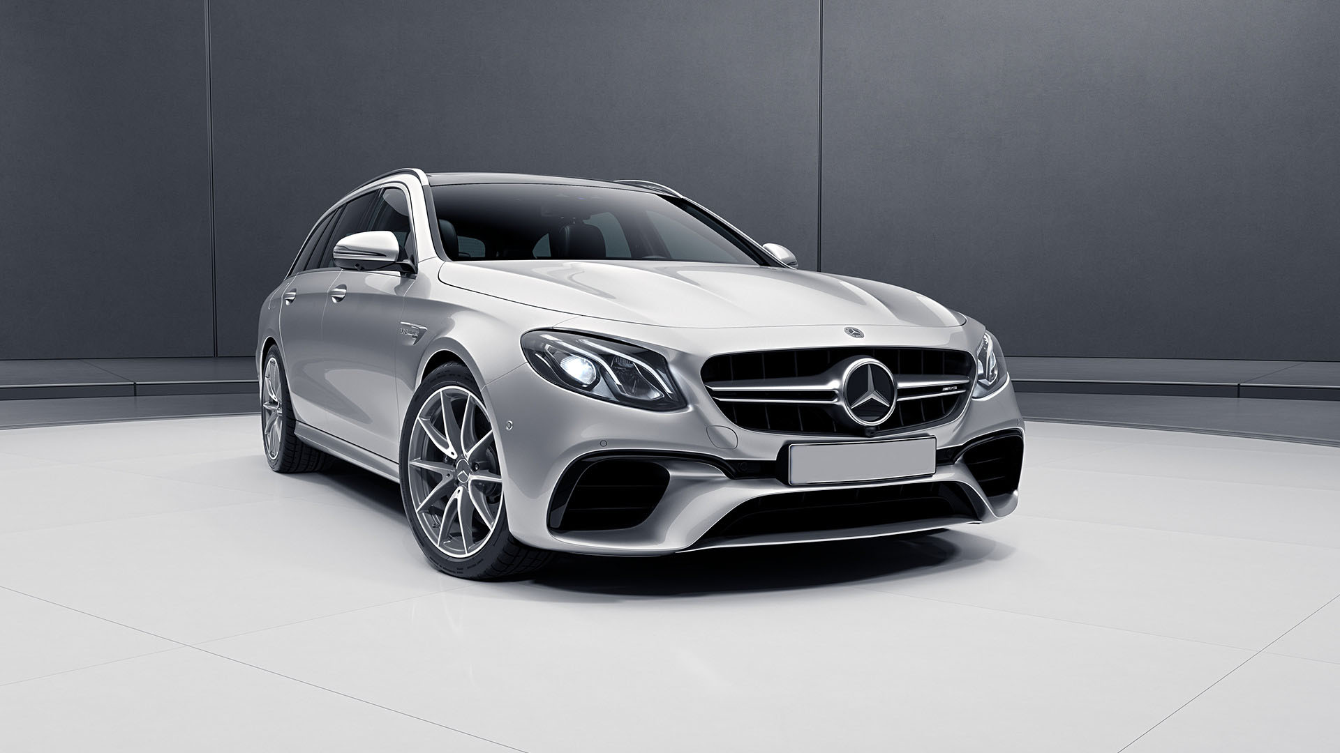 Rent Mercedes in Dubai, Mercedes rental in Dubai | Crowlex